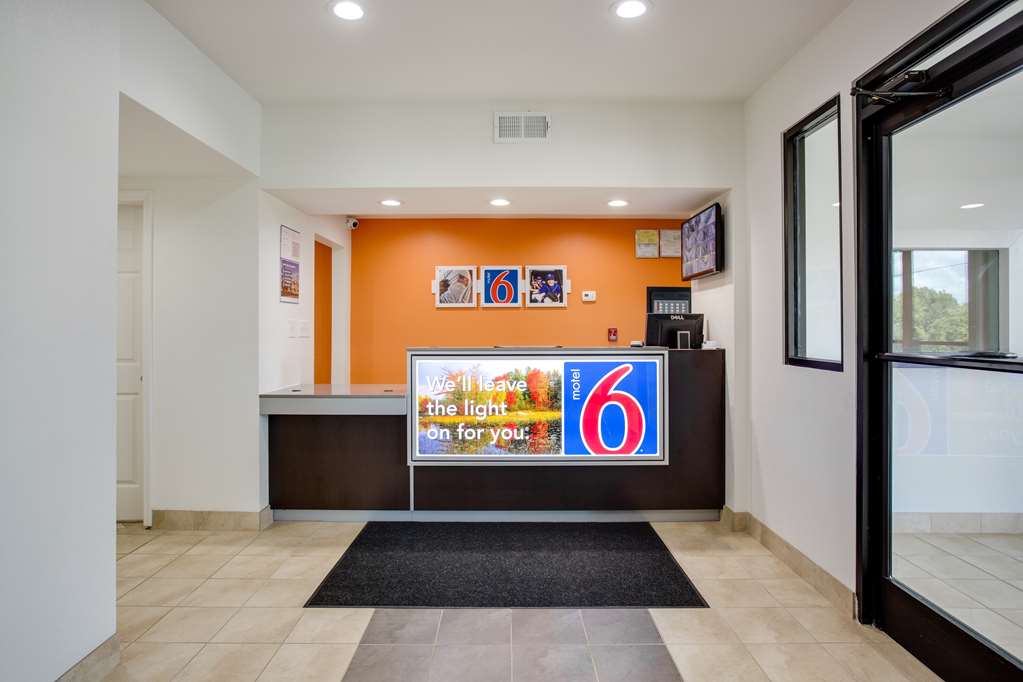 Motel 6 White House, TN | White House Tourism House